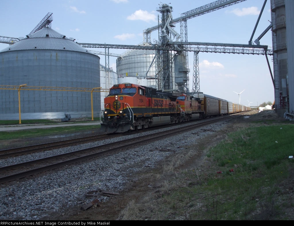 BNSF 1104
